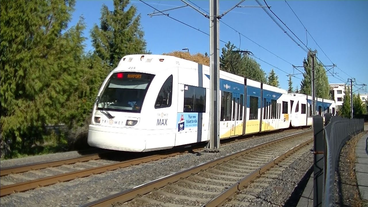 Railfanning the Portland, Oregon Light Rail, 8-14-2017 - YouTube