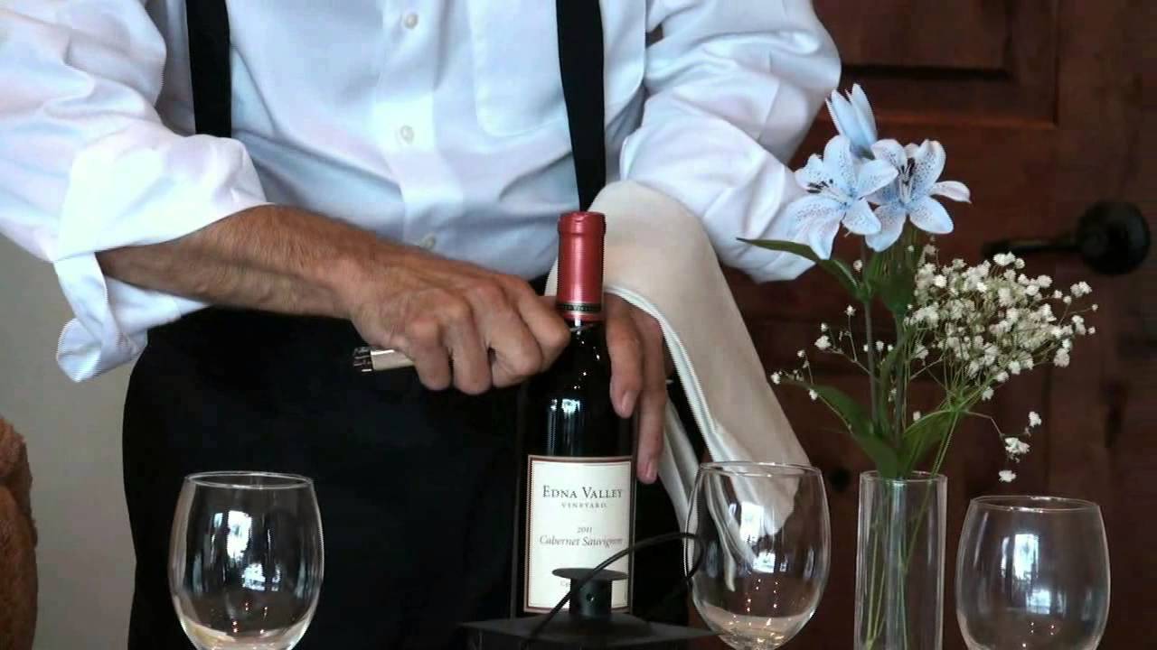 Restaurant Training Grassroots - Opening Wine the Right Way, Basic ...