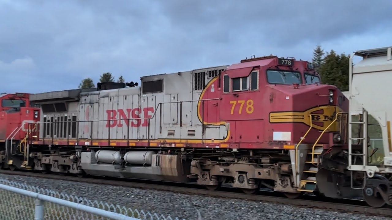 BNSF 778 (Warbonnet Unit) CN Train M396 Tansley Mile 44 CN Halton ...
