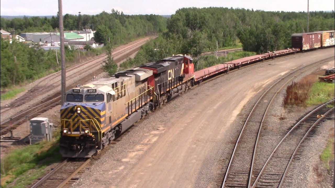 Class Leader Ex CREX Gevo 3913 Leads Manifest Train CN 305 out of ...