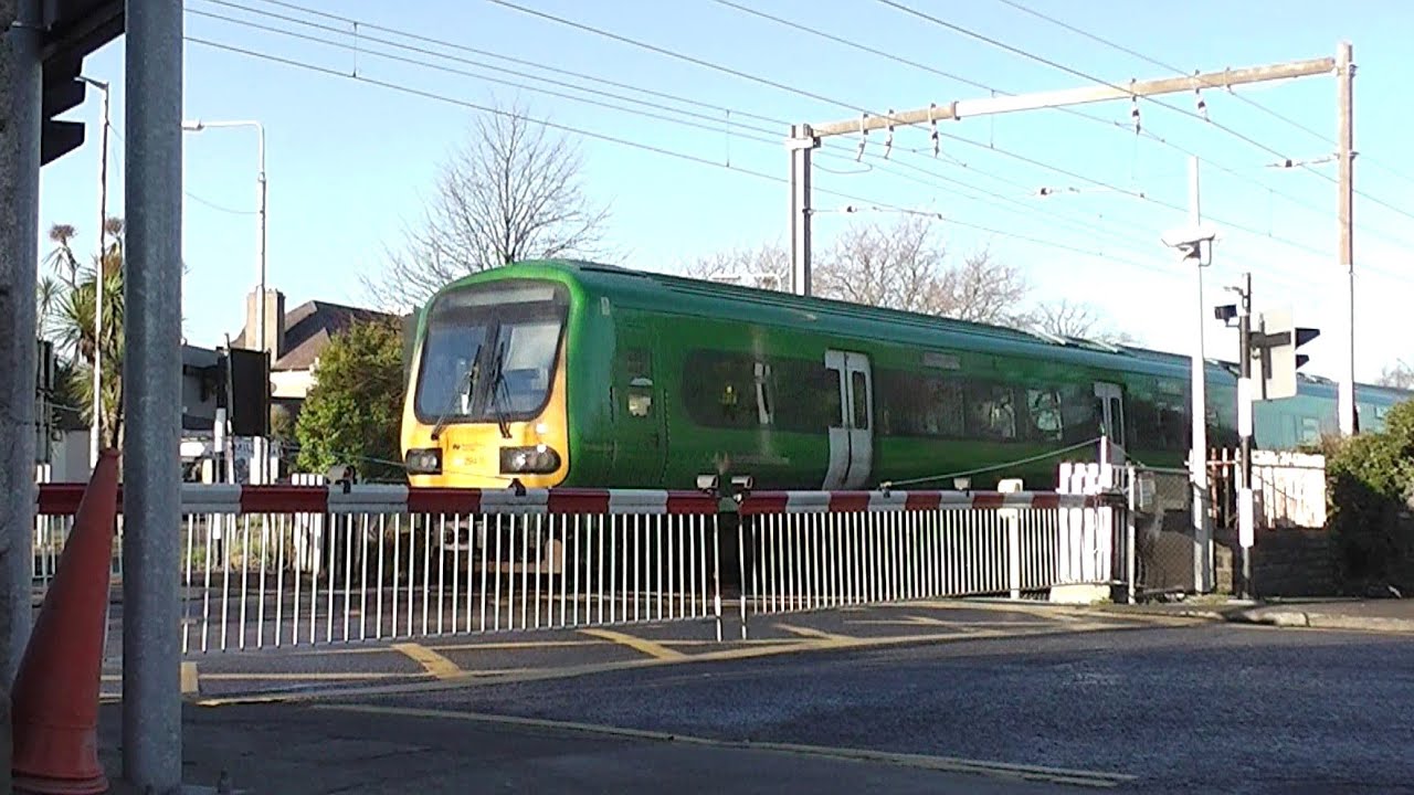 Merrion Gates Level Crossing - IE 29000 Class Commuter # 29419 - YouTube