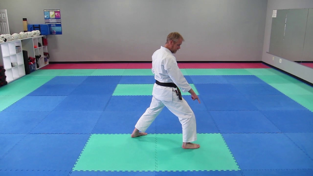 Knee High Samurai Backward Stepping Down Block - YouTube