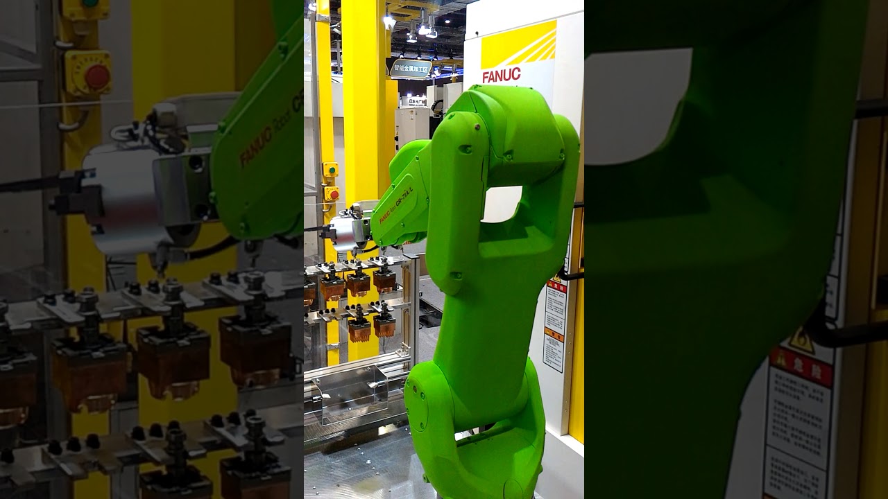 CIIF 2016 - Fanuc - CR-7iA/L - CNC Machine Tending - YouTube