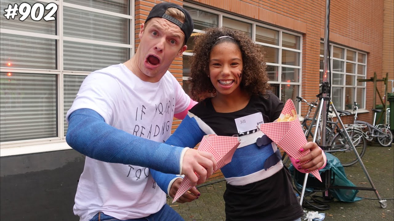 ENZO IN HET GIPS?! - ENZOKNOL VLOG #902 - YouTube