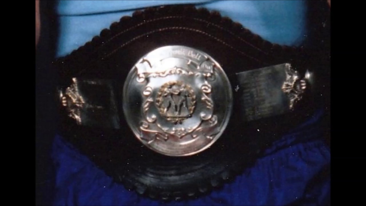 Wayne Young v Simon Maidment (Fight 3 of 3) NSW Lightweight Title - YouTube