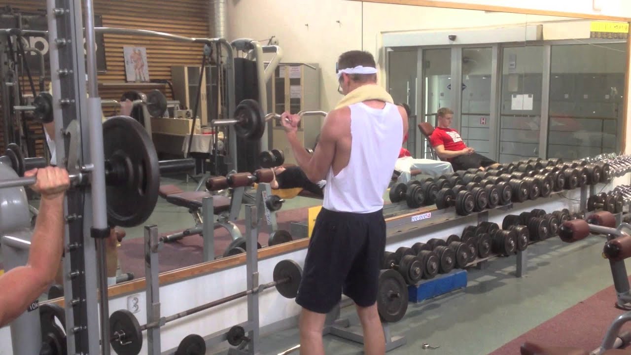 funny fitness idiot in Prague - YouTube