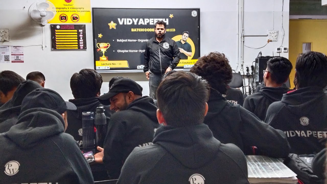 Live PW Vidyapeeth Kota Classroom 😊🫰 Live Study with Neet Aspirants 😊 ...