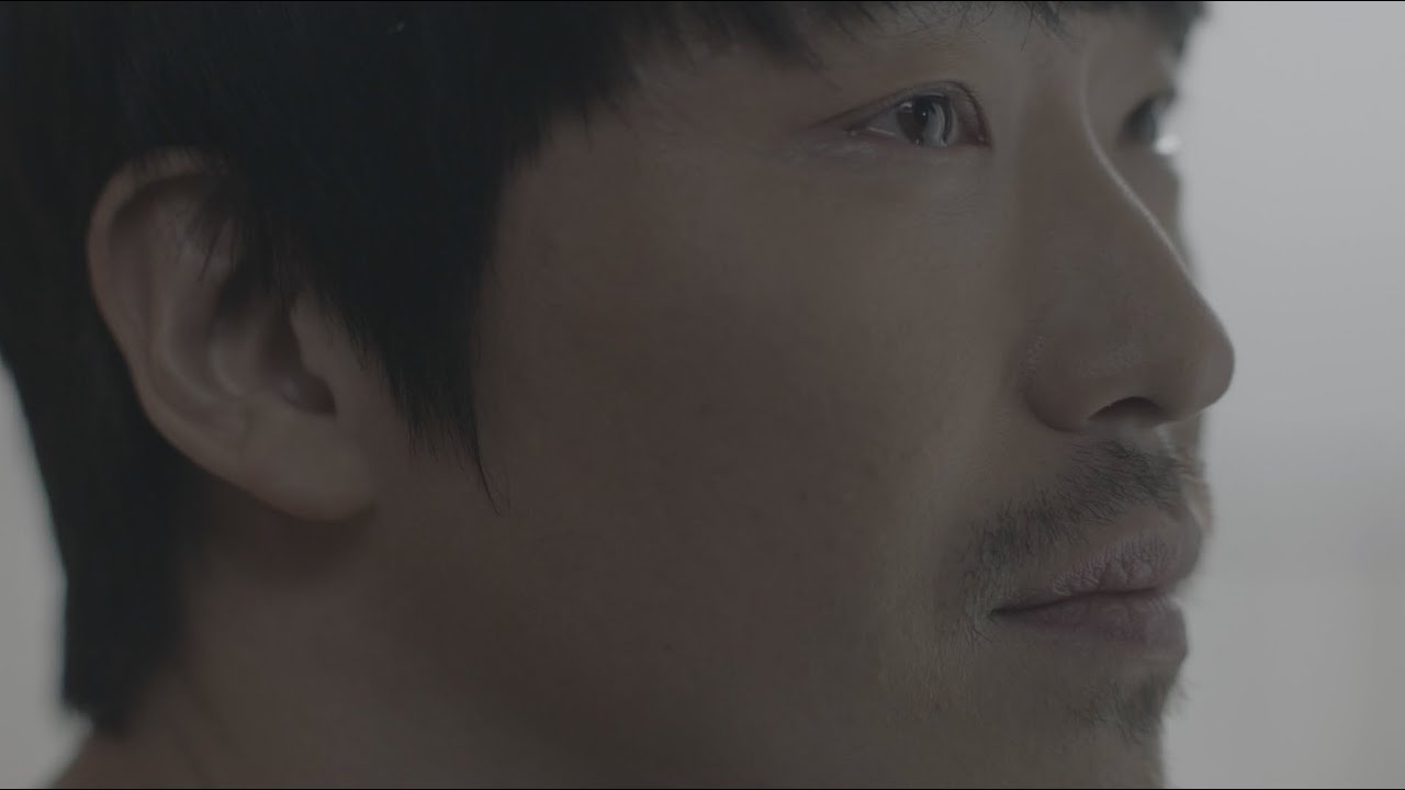 허각(HuhGak) 3rd Mini Album '사월의 눈(Snow Of April)' M/V - YouTube