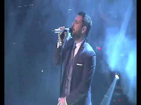 Αντωνης Σγουρος | Ονειρο ζω/Ναρκοπεδιο | VOX Palace 2014 - YouTube