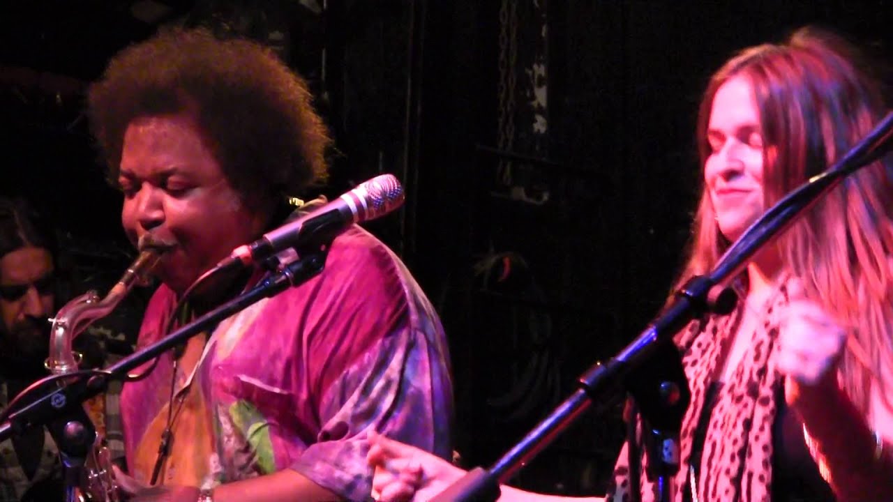 Cara Kelly & the Tell Tale Long As I Can See The Light - YouTube