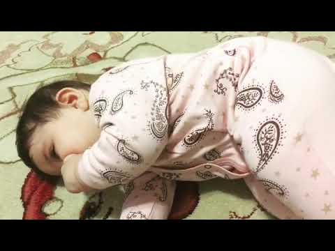 1 dakikada uyuyan bebek. Sona kadar izle. The child fell a sleep in 1 minute. Маленькая девочка.