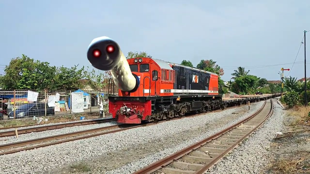 Kereta Api Panjang VS Kereta Api Luar Biasa - YouTube