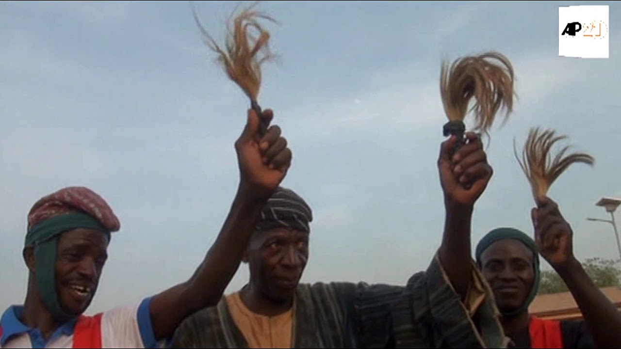 Bénin : A la découverte de la danse traditionnelle téké - YouTube
