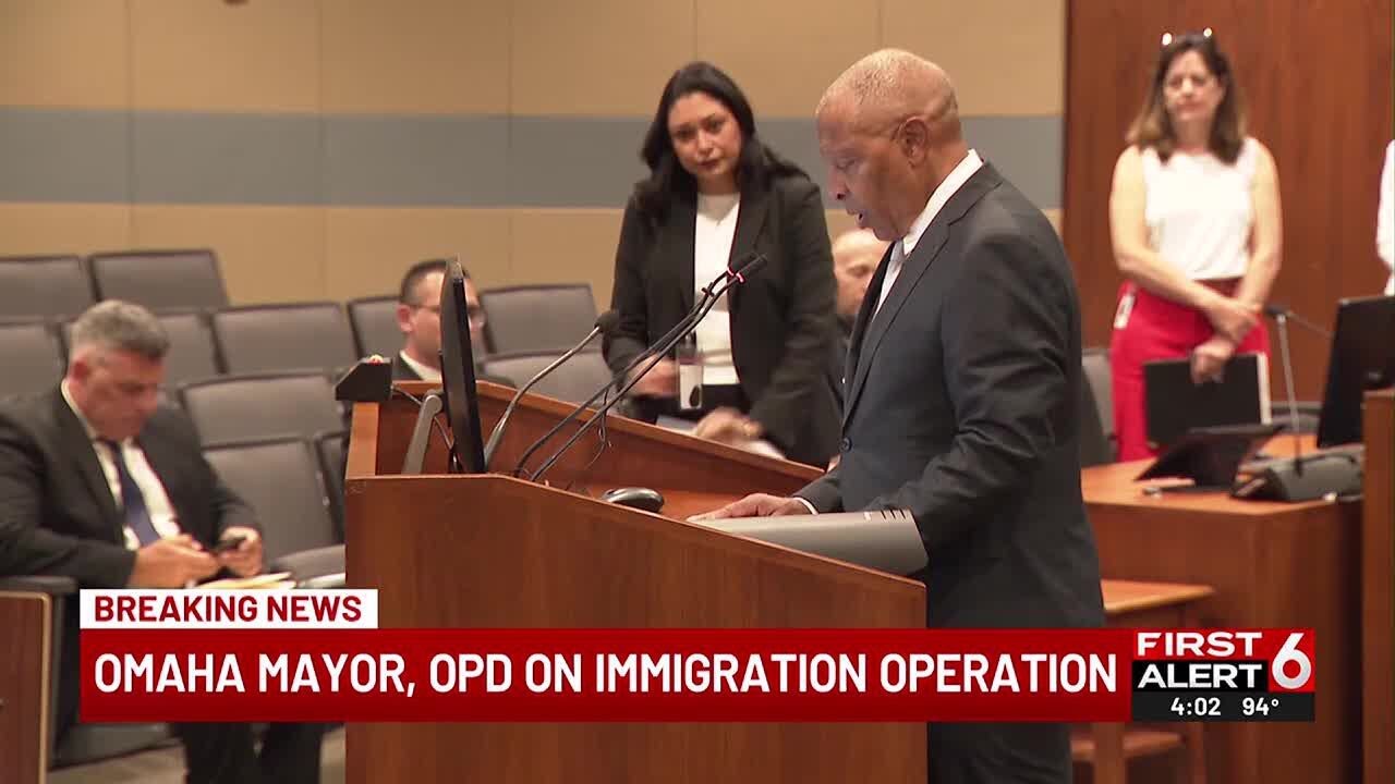 New video of Tuesday ICE operation at Omaha business - YouTube