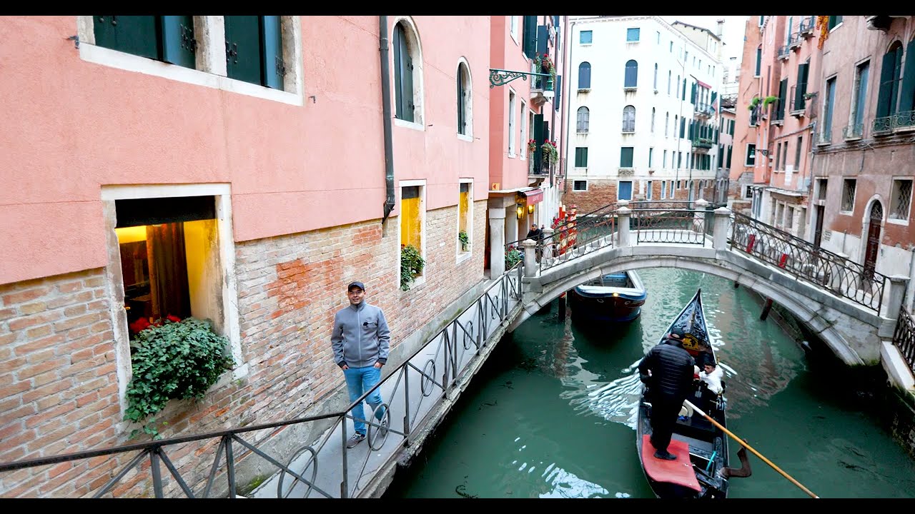 Venice Under Moonlight! | Night Walk Through Hidden Alleys | Venice ...