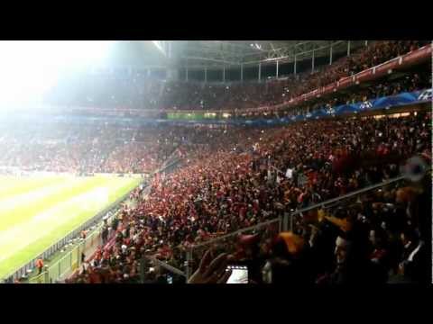 Galatasaray-Schalke ''Atkı Show ve Fener Ağlama''
