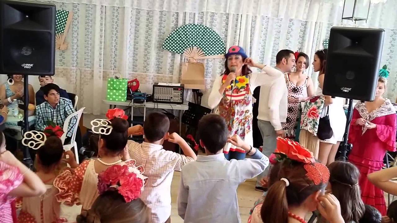Animación Isabel - Feria de Sevilla 2016 - YouTube