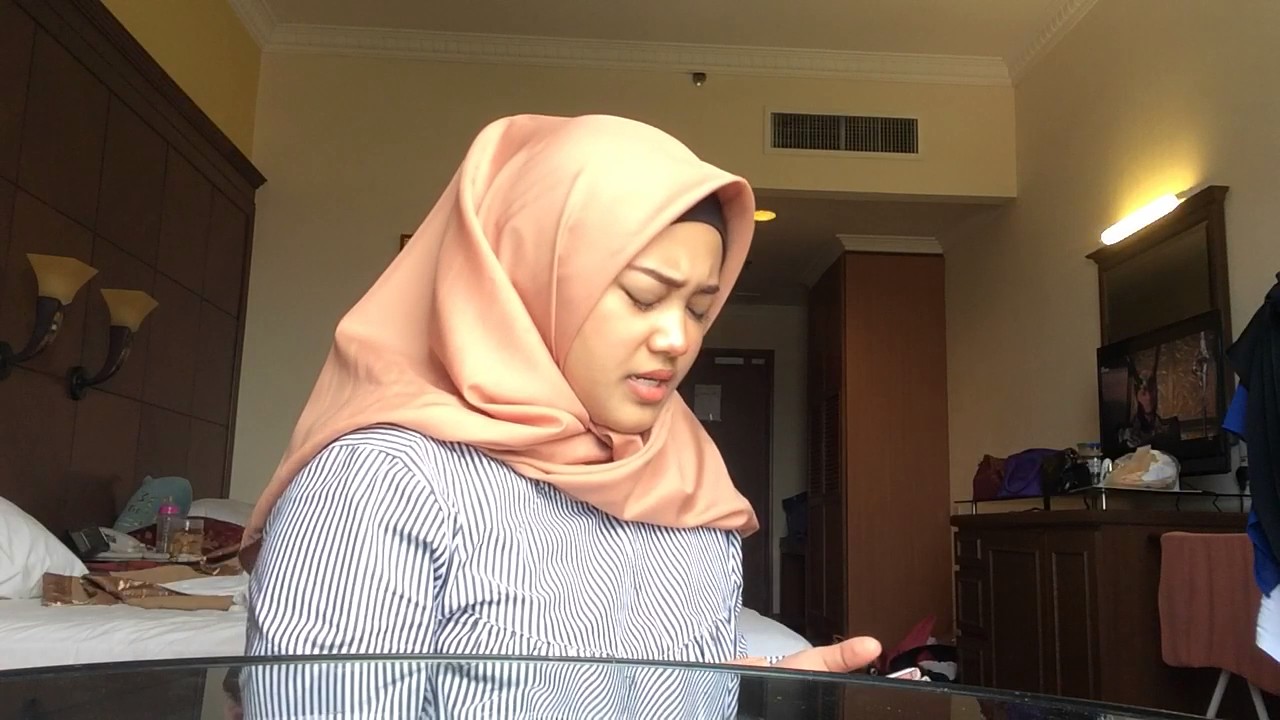 Senthoora Cover by Wan Azlyn (Darling) - YouTube