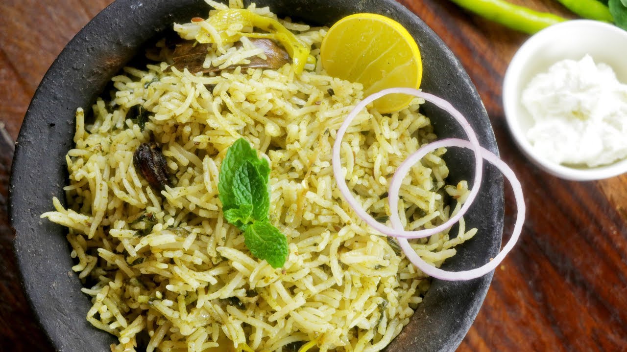Simple and Easy Pudina Rice | Pudina Pulaav Recipe | Mint Pulao recipe ...