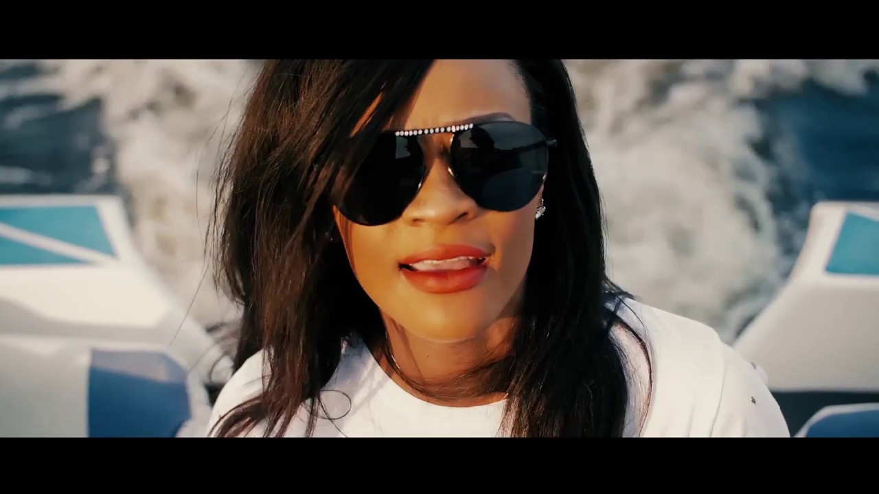 ZEYNAB "Mon Complément" Clip Officiel - YouTube