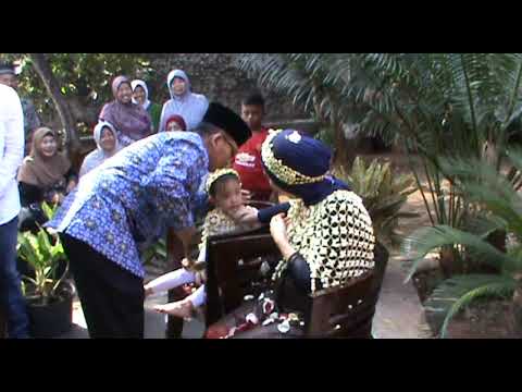 Acara Siraman 7 Bulanan Adat Sunda - YouTube