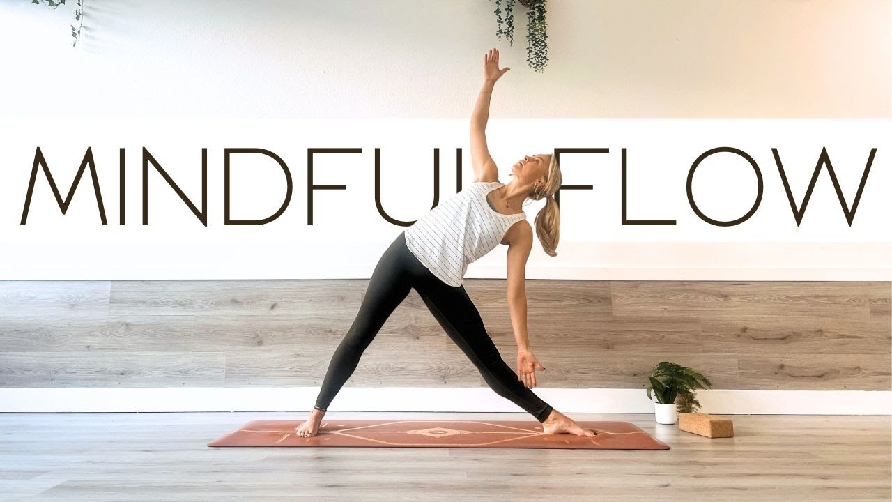 30 MINUTE MINDFUL YOGA FLOW - YouTube