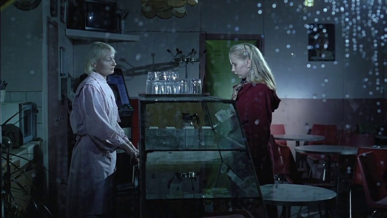 Aki Kaurismaki - Drifting Clouds (1996) - YouTube