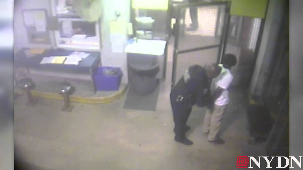 Raw: Handcuffed teen saves cop who suffered heart attack - YouTube
