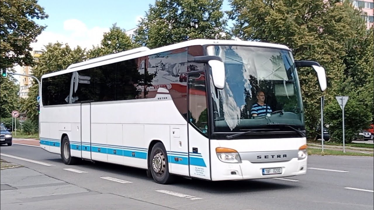 Setra S416 GT-HD/2 4AF 0200 na zájezdu u zastávky Krnov, Opavská ...