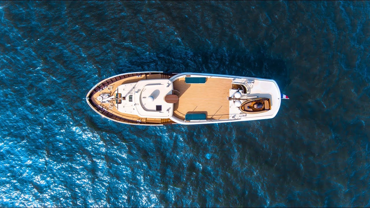 Livingstone: The pocket explorer yacht | 30 Seconds On Board - YouTube