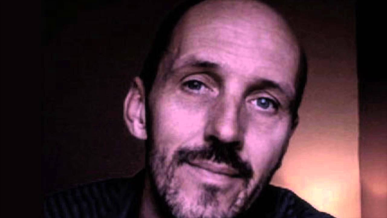 Bruce Morton reads M8 - A short story by Ewan Morrison - YouTube