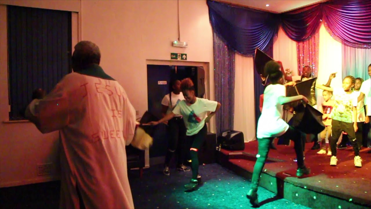 Triversity Concert | Evangelist Simon Farrell - YouTube