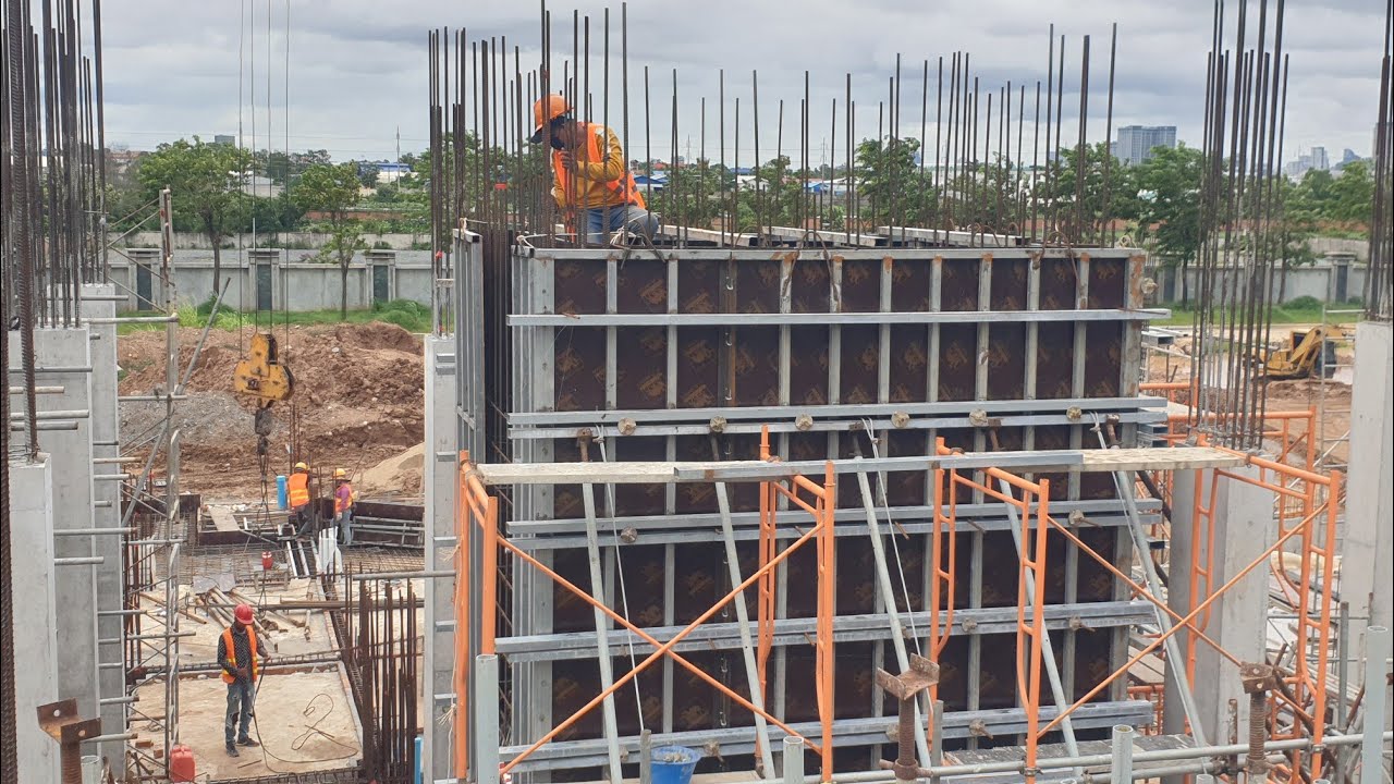 Setting Up Huge Formwork Skill - YouTube