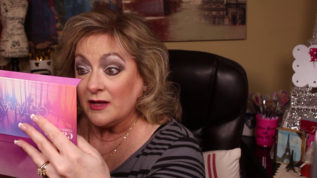 EYE SHADOW TUTORIAL USING THE GETAWAY PALETTE - YouTube