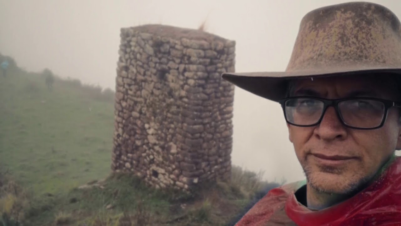 Urubamba, montaña Saywa y el palacio de Wayna Qhapaq o Qespiwanka ...