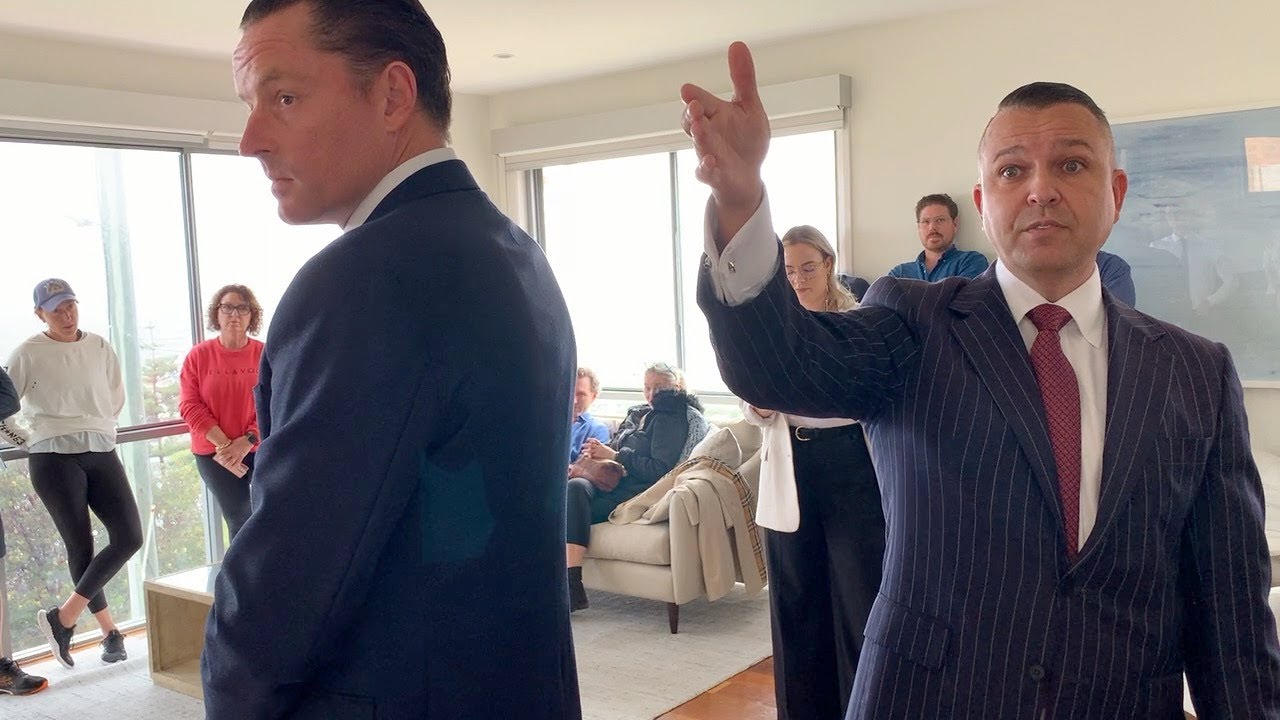 Sydney Auction - 6 Victory St, Clovelly - Alexander Phillips, David ...