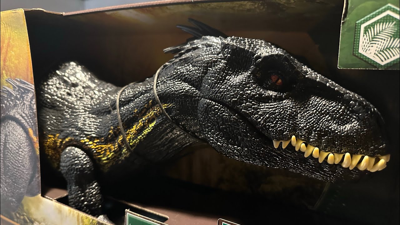 MATTEL: JURASSIC WORLD SUPER COLOSSAL INDORAPTOR !!!! - YouTube