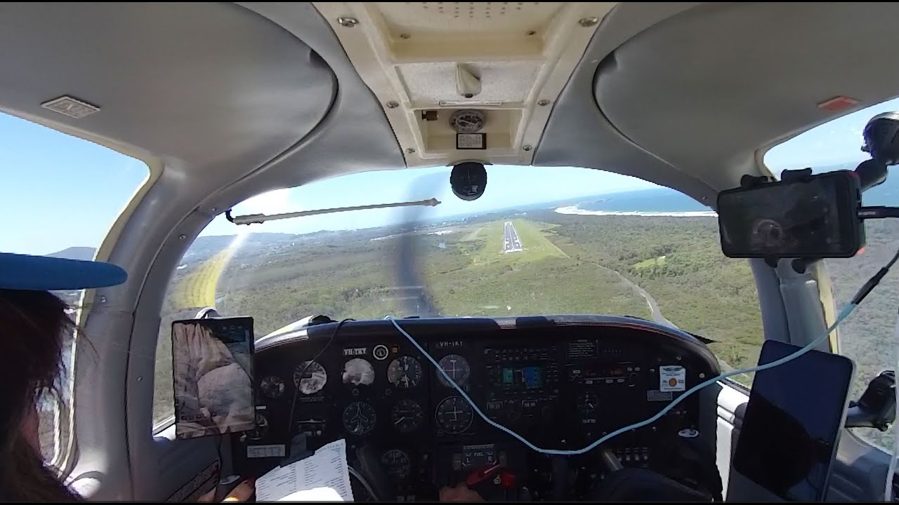 Turbulent Approach in Piper Tomahawk - YouTube