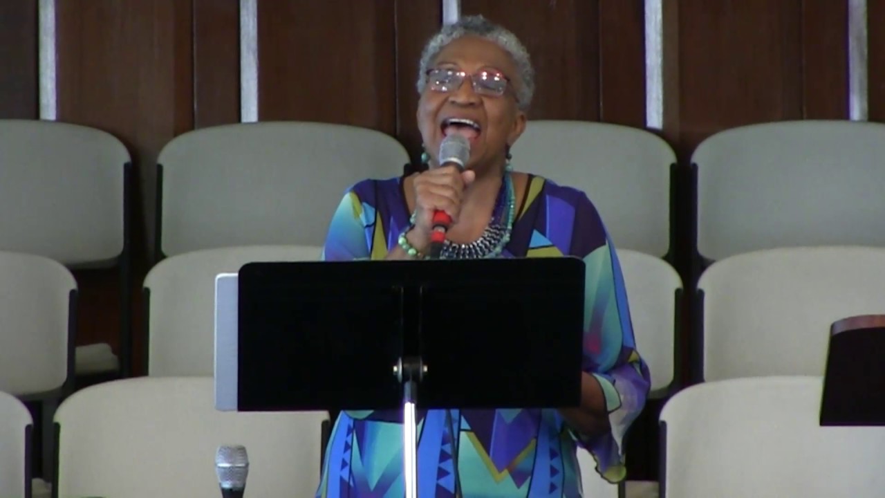 Andrea Major "The Saviours Birth Medoly" - YouTube