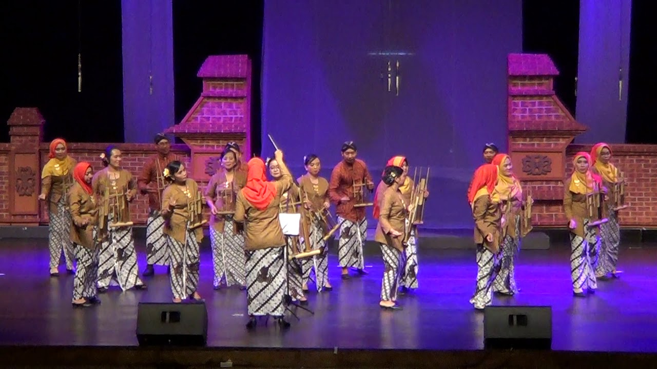 Keroncong Kemayoran dan Jangkrik Genggong (Cover Angklung) oleh Dosen ...