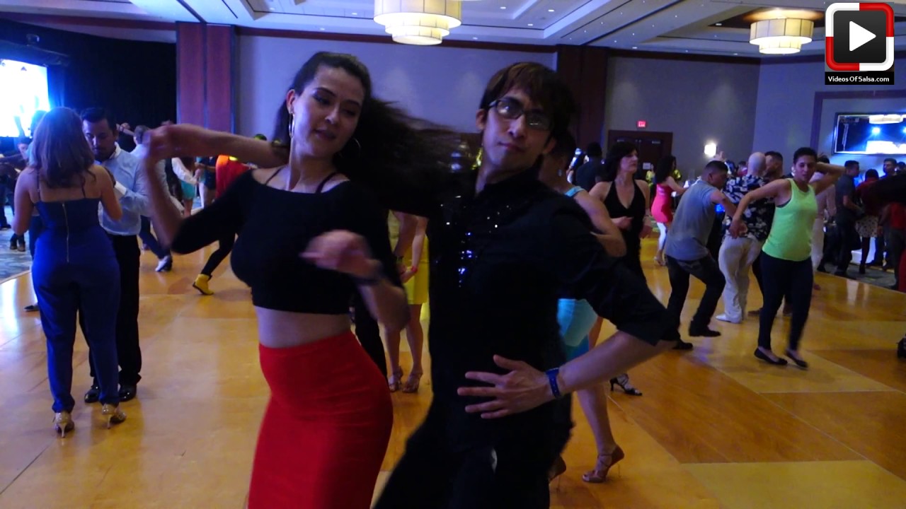 Milo y Lisa Portis social dancing at Houston Salsa Congress 2017 - YouTube