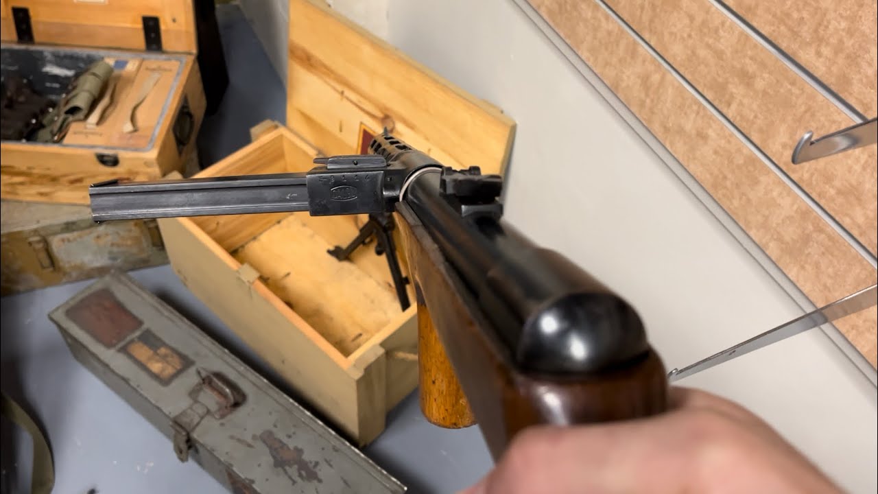 Tfw you find an original Erma EMP in a mall - YouTube