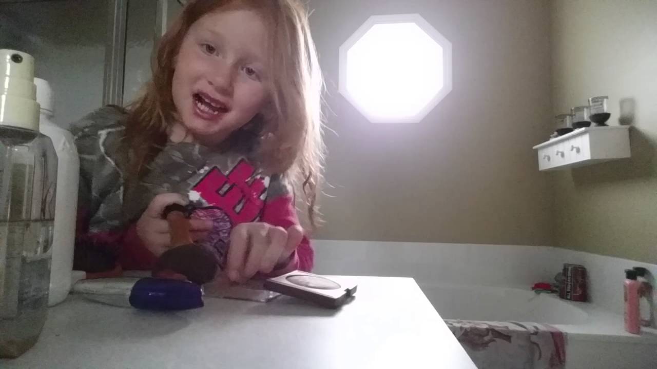 Taylor Bell makeup show - YouTube