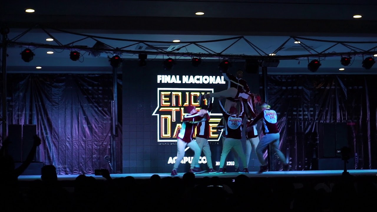 ROCKET'S CREW ENJOY THE DANCE - YouTube