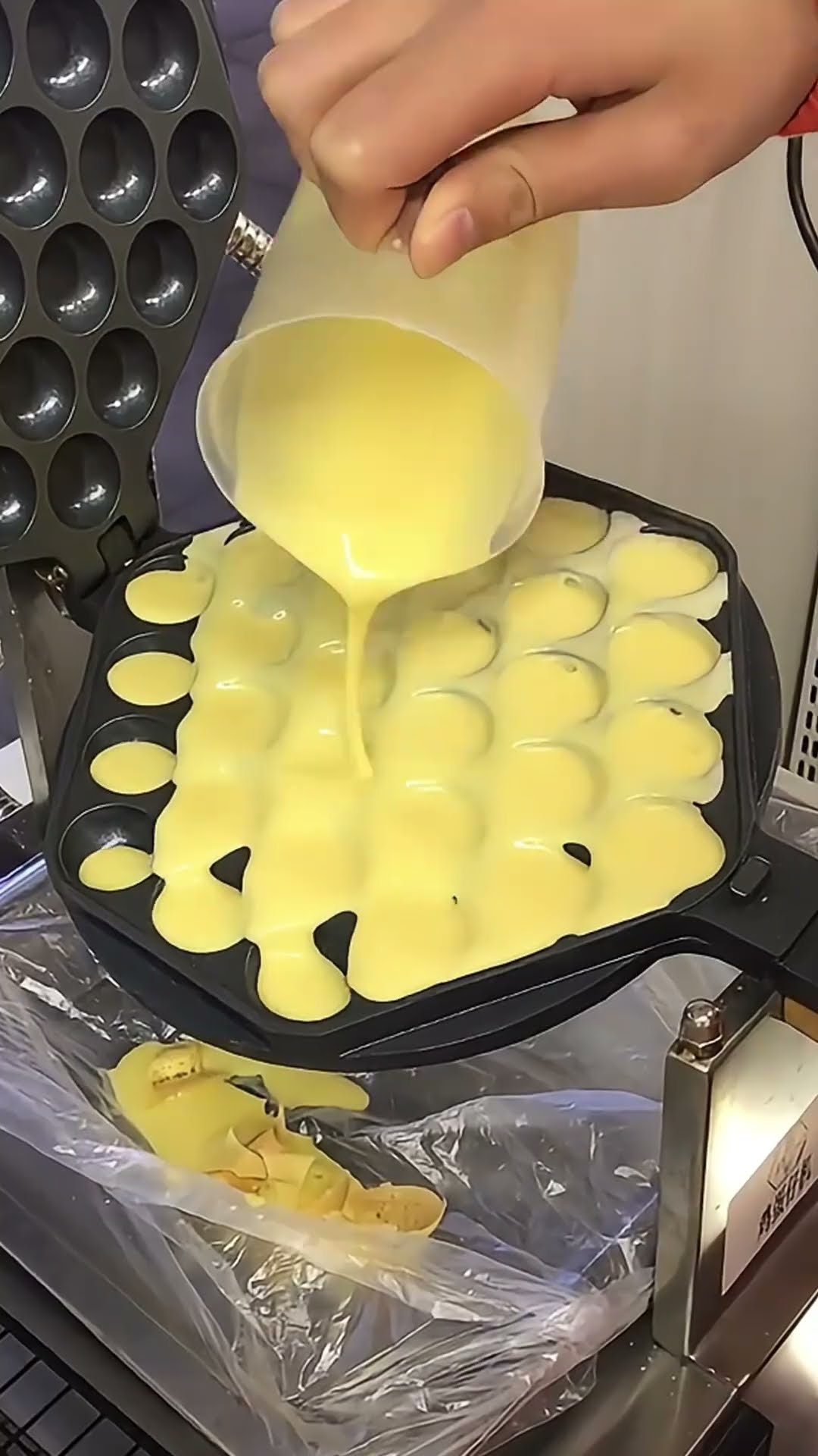Hugely delicious smiling egg waffle - YouTube