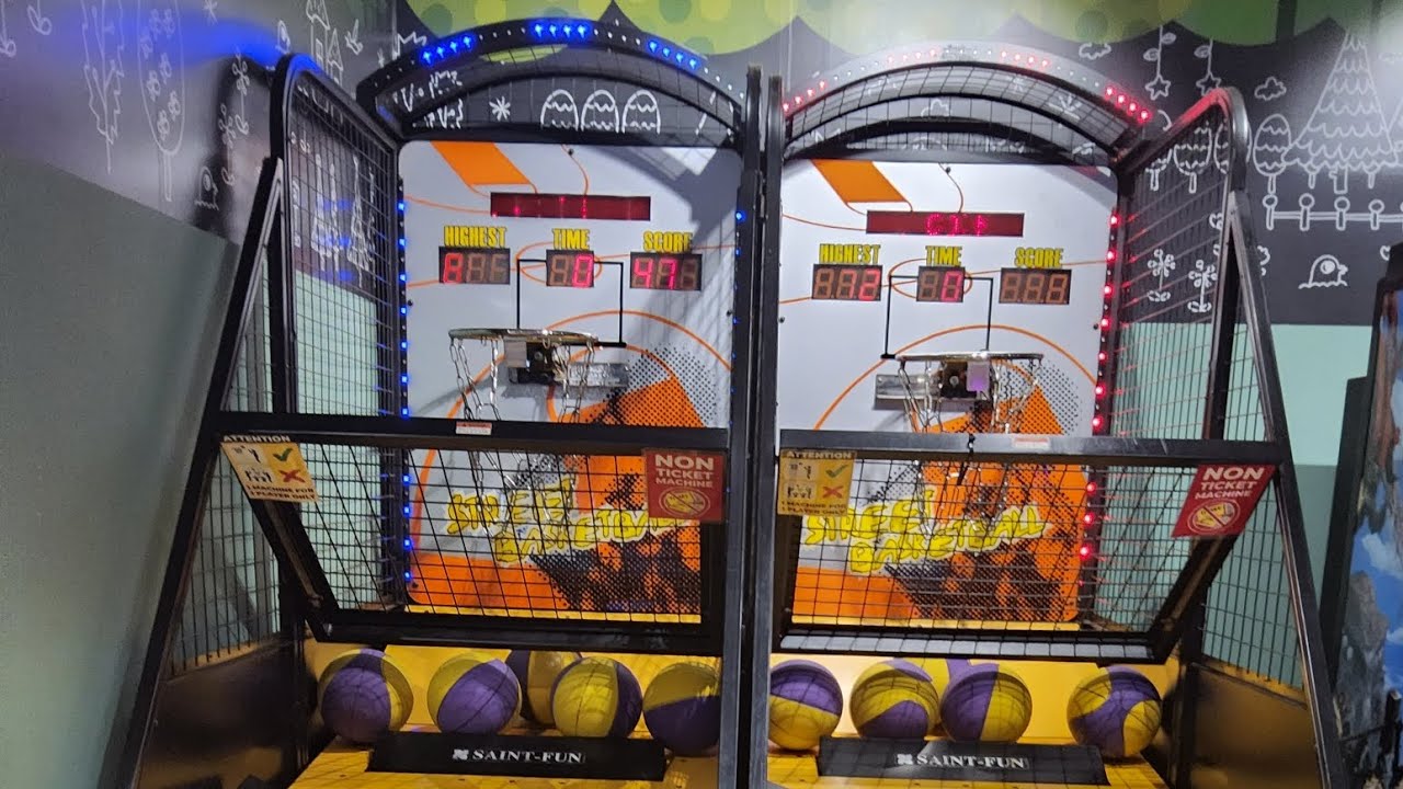 Street basketball machine (5xx) 7 balls - YouTube