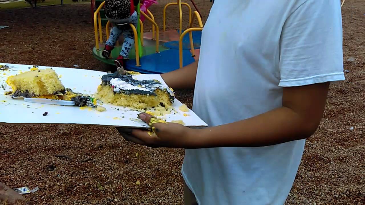 Kid smashes cake with face. - YouTube