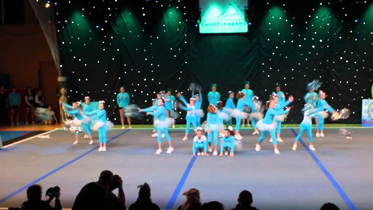 Prague EAGLES PeeWee Black Frozen Theme Cheer Routine Spirit Cup 2014 ...