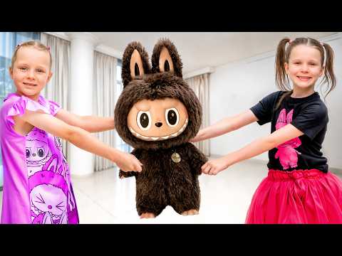 Dasha ve Stephi en sevdikleri oyuncaklarını paylaşmayı öğreniyor