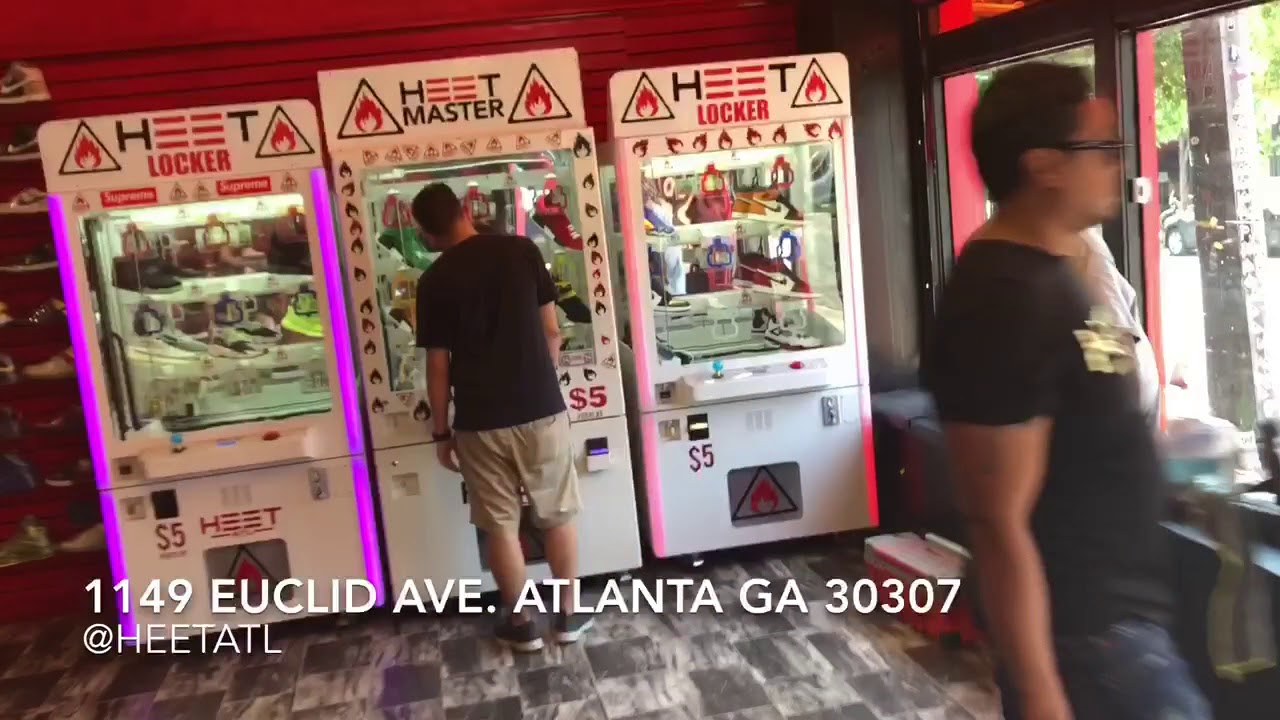 Sneakers and a Fox @ Heet Atl (sneaker store) opening weekend - YouTube